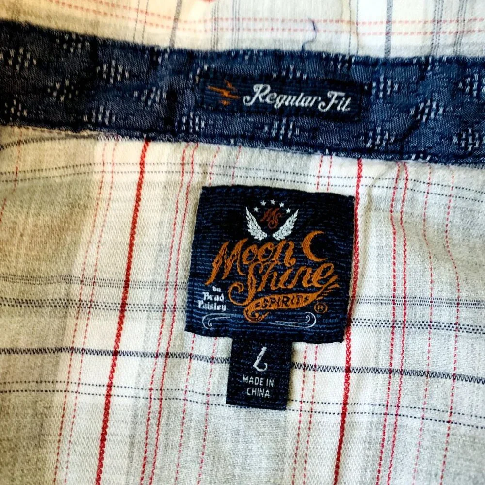 Moonshine Spirit | Shirts | Moonshine Spirit Brad Paisley Shirt Mens L ...